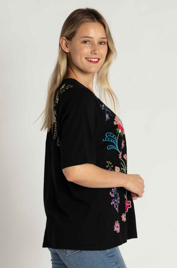 Johnny Was - 3/4 Sleeve Trapunto V-Neck Tee in Maureen Print - Zambezee