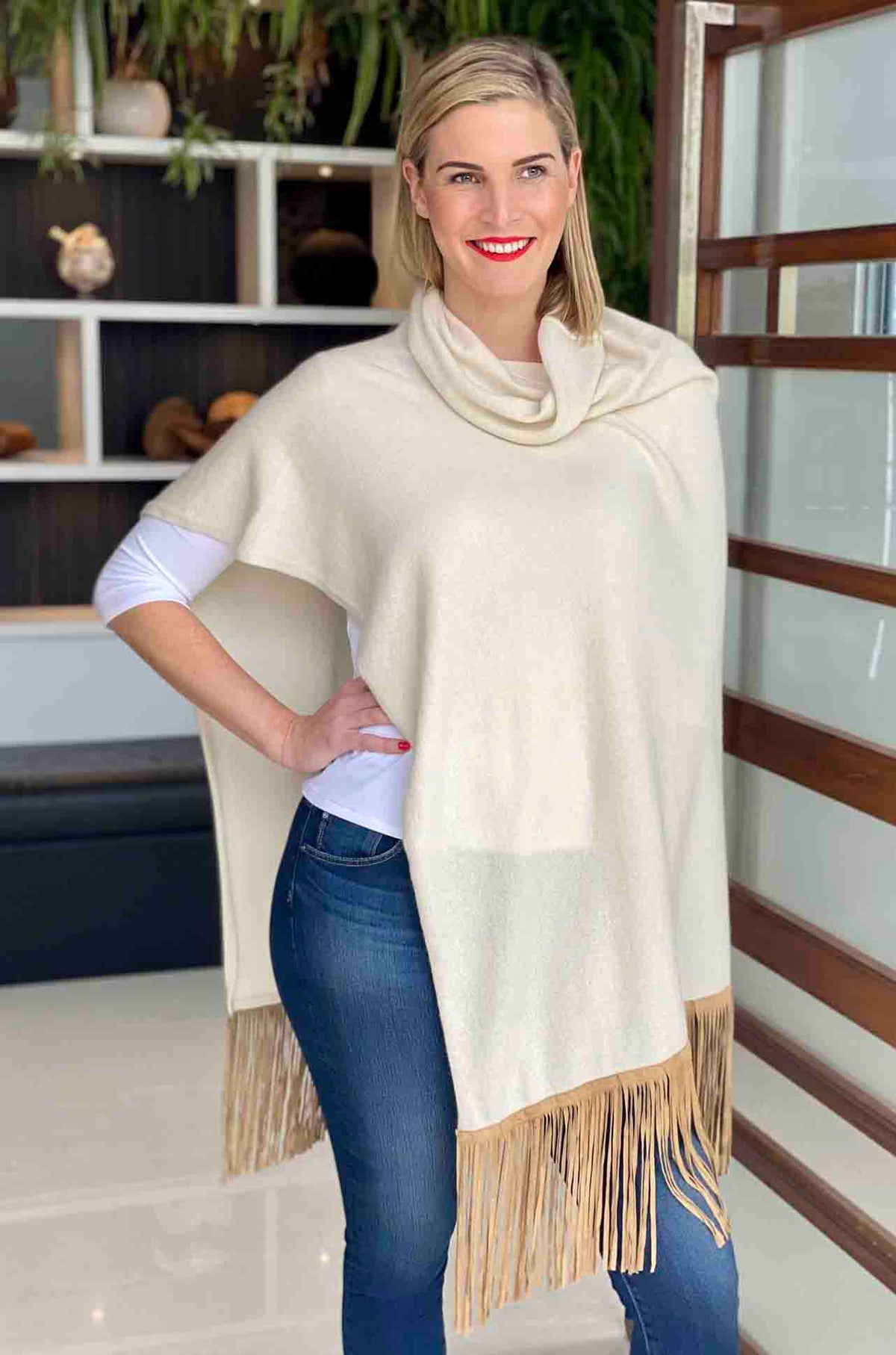 Frugone 1885 - Cashmere Poncho - Zambezee